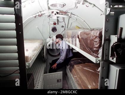 USS Pigeon (ASR-21) in dry dock at NASSCO San Diego, California (USA ...