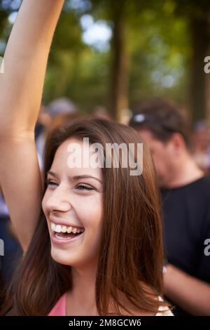 Shes got a sweet smile. Gorgeous young woman with a pretty smile ...