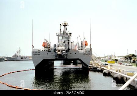 A stern view of the ocean surveillance ship USNS VICTORIOUS (T-AGOS-19 ...