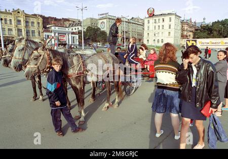 Russian troika (carriage-and-three Stock Photo - Alamy