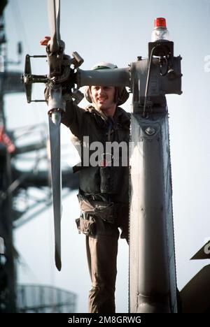 SH-2F of HSL-33 on USS New Jersey (BB-62) c1983 Stock Photo - Alamy