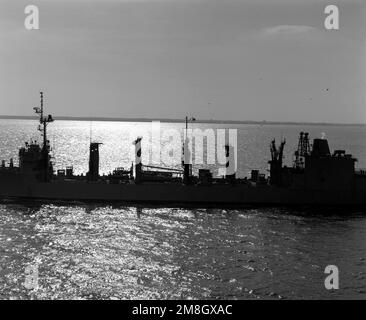 A port amidships view of the replenishment oiler USS KALAMAZOO (AOR-6 ...