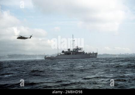 A starboard beam view of the ocean minesweeper USS LEADER (MSO-490 ...