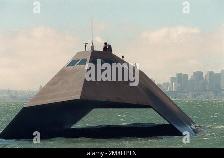 A bow view of the experimental stealth ship SEA SHADOW underway in San ...