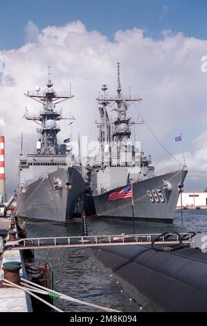A port view of the stern of the nuclear-powered aircraft carrier USS ...
