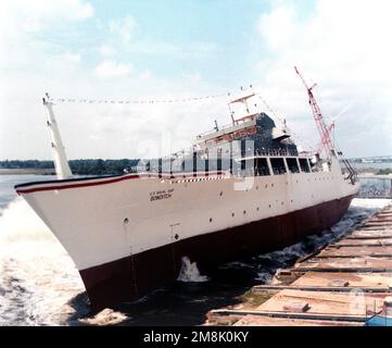 A port bow view of the oceanographic research ship USNS Bowditch (T-AGS ...