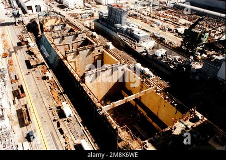 USS Long Beach (CGN-9) under construction in July 1959 Stock Photo - Alamy