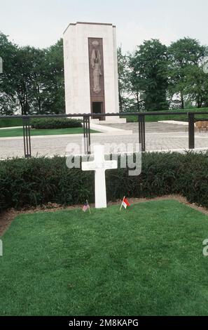 Grave of General George S Patton in Luxembourg American Cemetery Stock ...