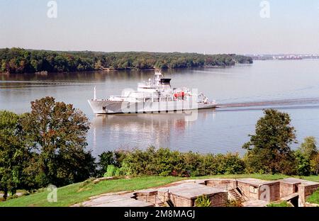 The Military Sealift Command oceanographic survey ship USNS Henson ...