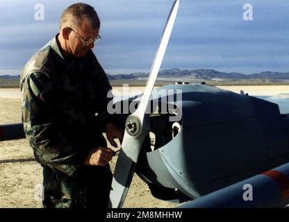 Soldiers with 504th Military Intelligence Brigade, 15th MI Battalion ...