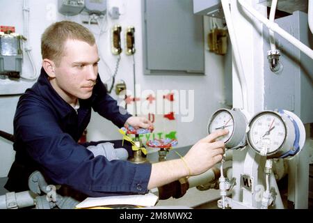 afff, aircraft carrier, maintenance, navy, Sailor, USS Nimitz (CVN 68 ...