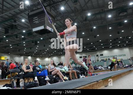Twin sisters Amanda Moll (left) and Hana Moll (right) pose during the ...
