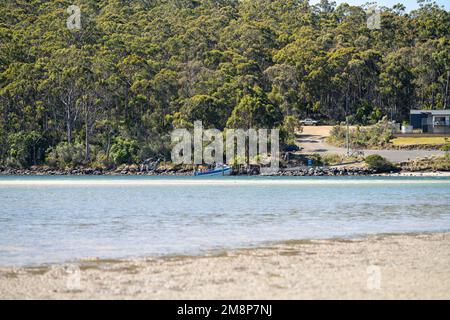 boat ramp in tasmania australia in summer Stock Photo - Alamy