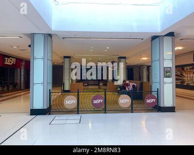 The Observatory Shopping Centre on the High Street in Slough, Berkshire ...
