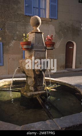 Village fountain in Besse sur Issole Var Provence Stock Photo - Alamy