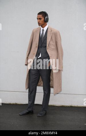 Street Style at Etro Fashion Show: September 20 - Milan Fashion Week ...