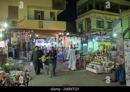 Tourist Bazaar Ata Bazaar, Mabad Al Oksor, Luxor, Egypt Stock Photo - Alamy