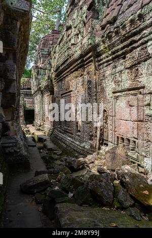 Sword temple in Cambodia Stock Photo - Alamy