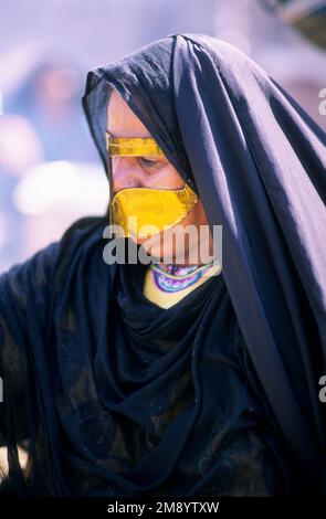 Bahrain, woman with traditional dress and burghu face covering Stock ...