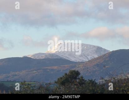 Snow covered peak in Snowdonia North Wales Stock Photo - Alamy