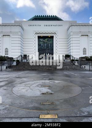 Front view of Griffith Park Observatory Stock Photo - Alamy