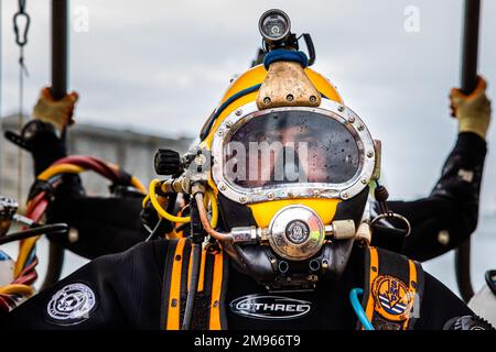 Commercial Diver Training, Plymouth Devon Stock Photo - Alamy
