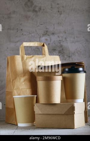 kraft disposable ecology food tableware zero waste Stock Photo - Alamy