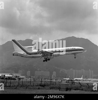 Lockheed L-1011-1 TriStar N305EA Stock Photo - Alamy