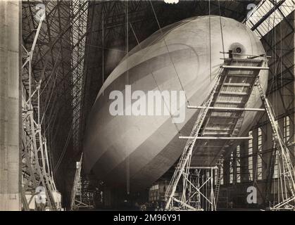 Airship Los Angeles under construction with one test cell inflated ...