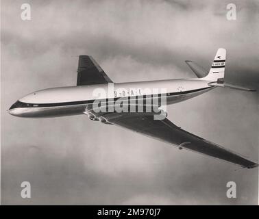 The first production de Havilland DH106 Comet 2, G-AMXA, of BOAC ...