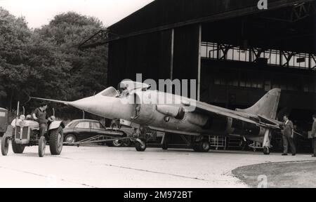 Development batch, Hawker Siddeley Harrier DB Stock Photo - Alamy
