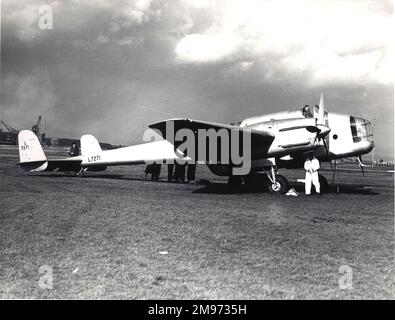 Handley Page HP53 Hereford, L7271, prototype on Conswater Bridge at ...