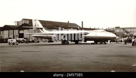 First prototype Vickers Valiant, WB210 Stock Photo - Alamy