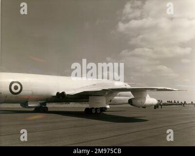 Handley Page Victor prototype tanker conversion Stock Photo - Alamy