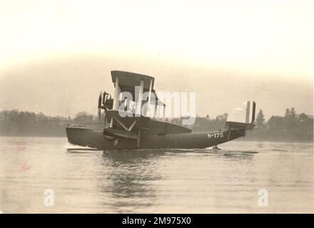 Supermarine Swan, N175, which became G-EBJY in 1924 Stock Photo - Alamy