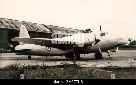 Vickers Wellington TX, LN715, powered by two Rolls-Royce Darts for Viscount trials Stock Photo ...