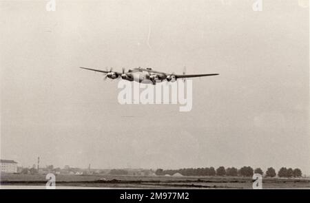 Avro Shackleton MR2 at Farnborough Stock Photo - Alamy