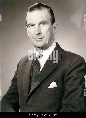 AM Sir Charles Pringle, KBE, MA, CEng, FRAeS, RAeS President 1975-1976 ...