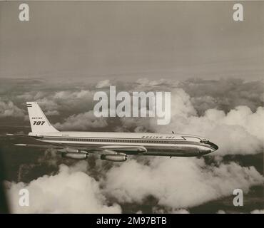 The first Boeing 707-121, N708PA Stock Photo - Alamy