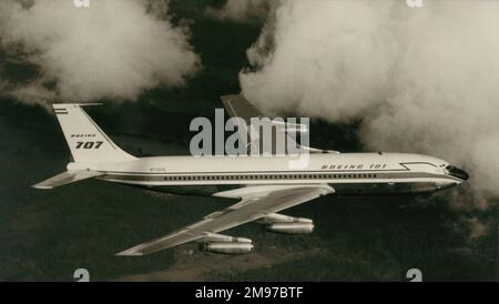 The first Boeing 707-121, N708PA Stock Photo - Alamy