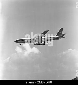 The first Boeing 707 for BOAC Stock Photo - Alamy