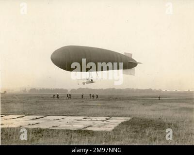 Willows No4 (Admiralty No2) airship Stock Photo - Alamy
