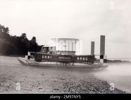 Saunders-Roe SR-N1 hovercraft, G-12-4 Stock Photo - Alamy