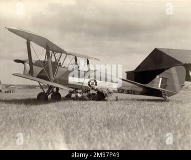de Havilland Tiger Moth II cockpit interior Stock Photo - Alamy