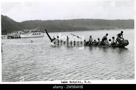 A traditional Maori Waka (canoe), New Zealand Stock Photo - Alamy