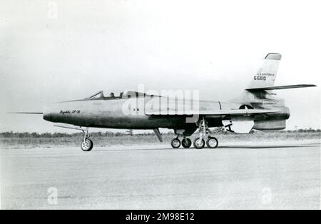 The first Republic XF-91 Thunderceptor, 46-680 Stock Photo - Alamy