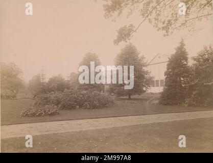 The shed at Baldwyn?s Park, Kent, where Sir Hiram Maxim constructed his ...