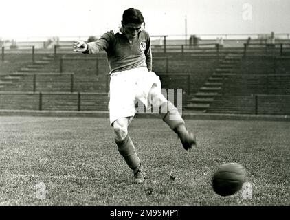 James William (Jimmy) Dickinson (1925-1982), Portsmouth FC and England ...
