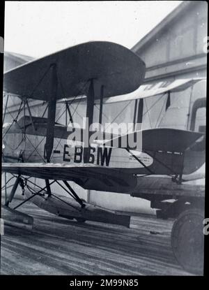 Bluebird' Seaplane (Blackburn L1A Bluebird II, G-EBSW) on Thames ...