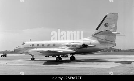 Lockheed JetStar N110G Stock Photo - Alamy